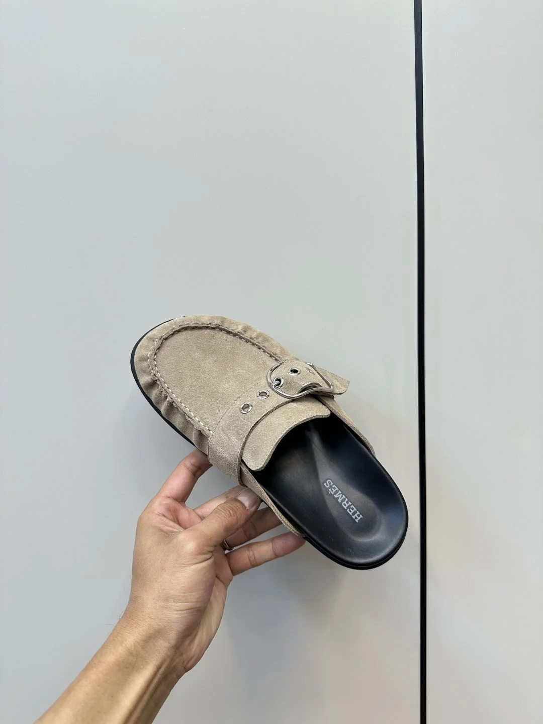 Value-priced Hermes Slippers