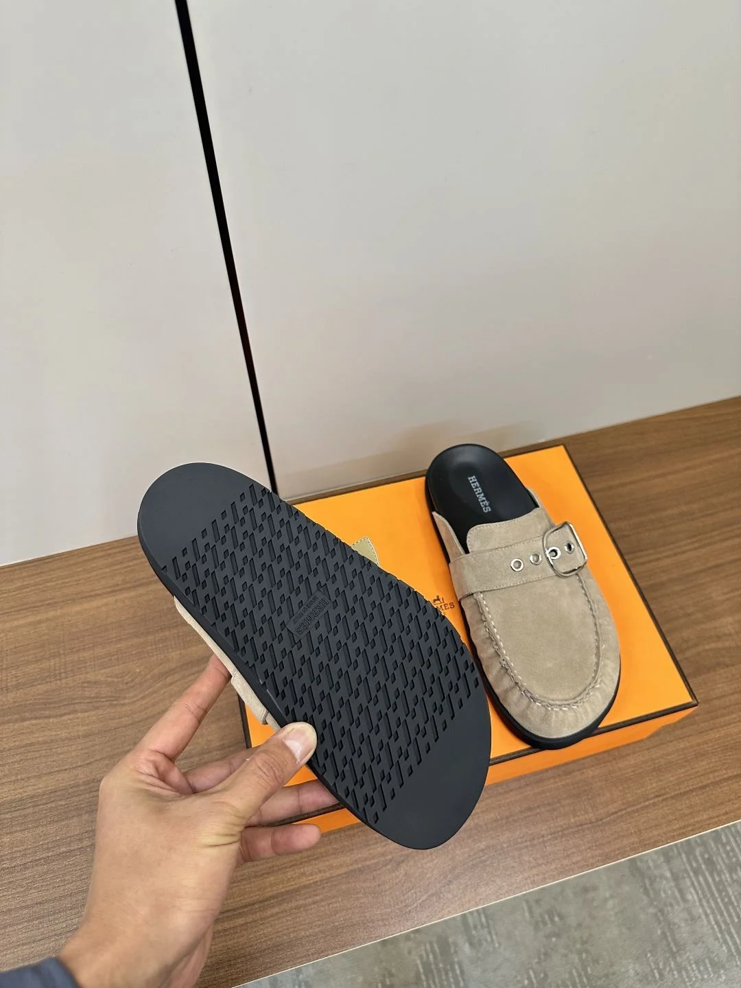 Value-priced Hermes Slippers