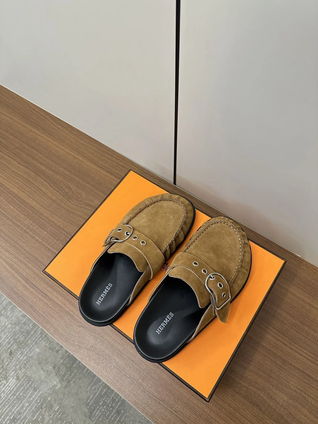Discounted Hermes Slippers