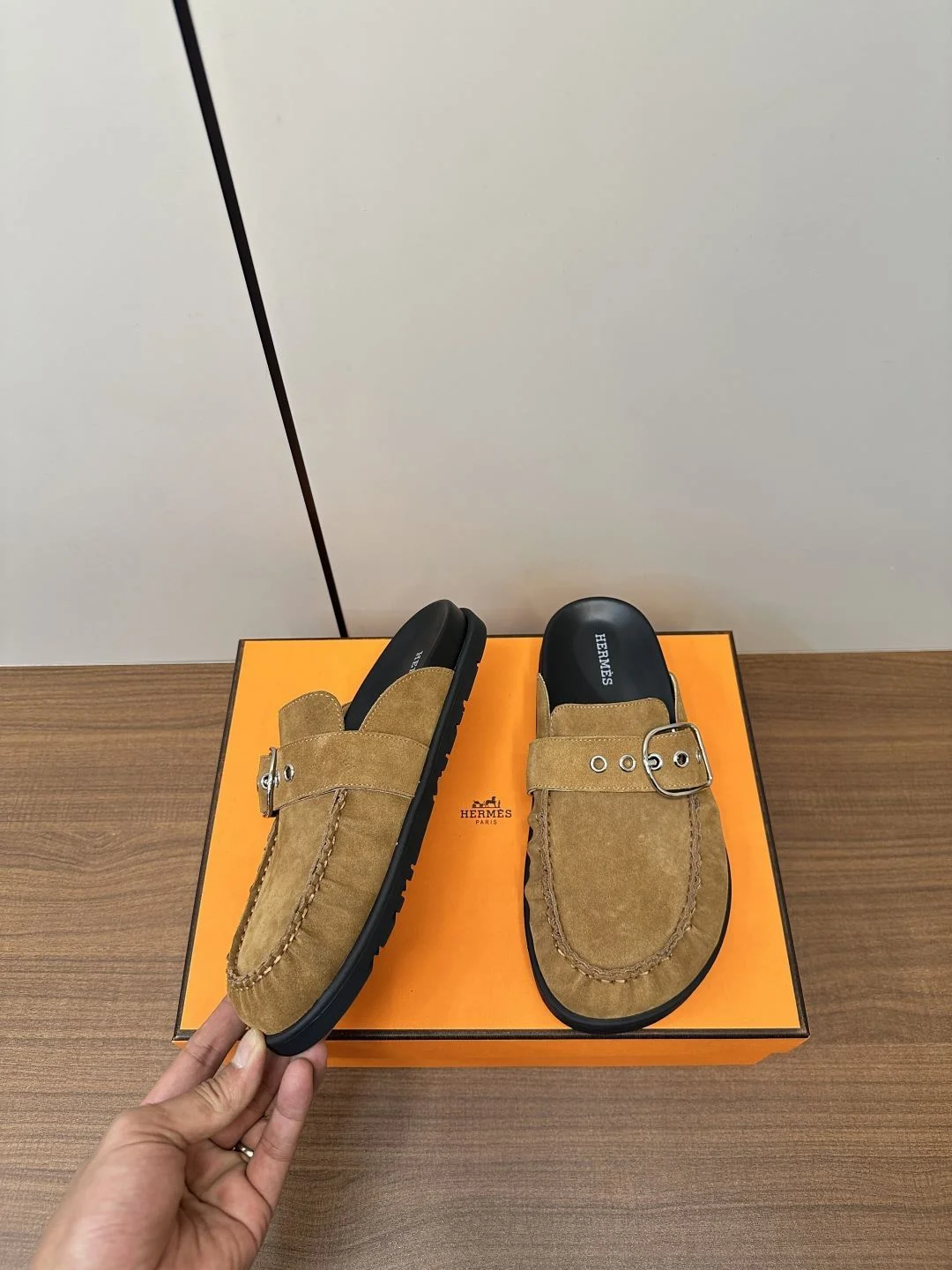 Discounted Hermes Slippers