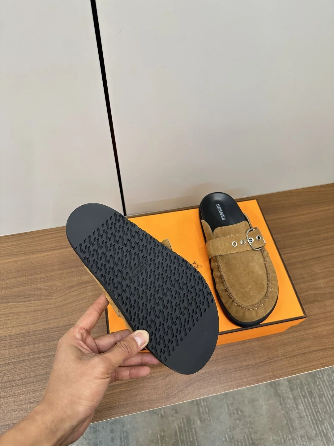 Discounted Hermes Slippers