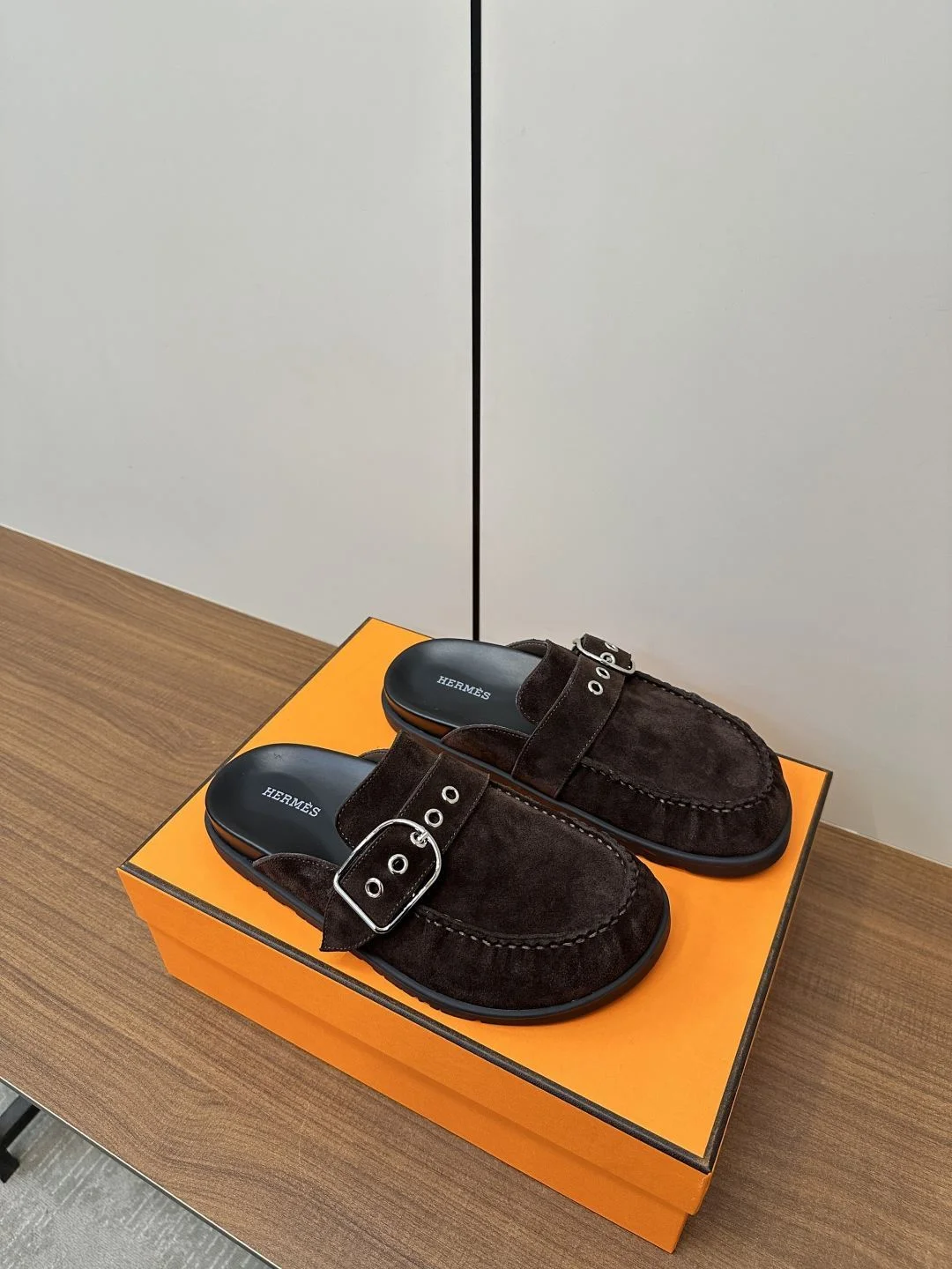 Cut-rate Hermes Slippers