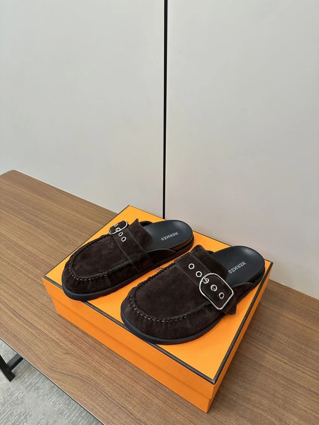 Cut-rate Hermes Slippers
