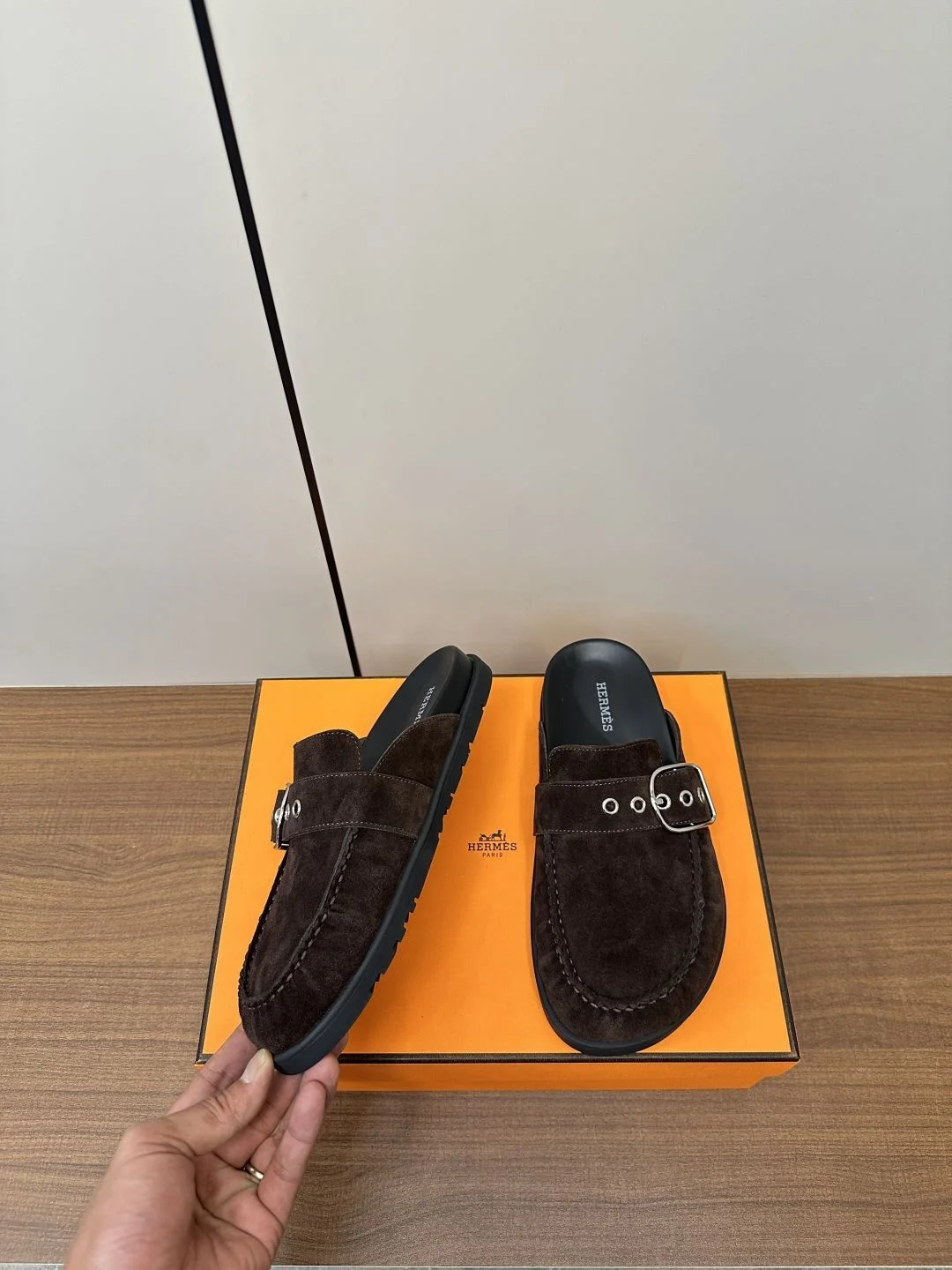 Cut-rate Hermes Slippers