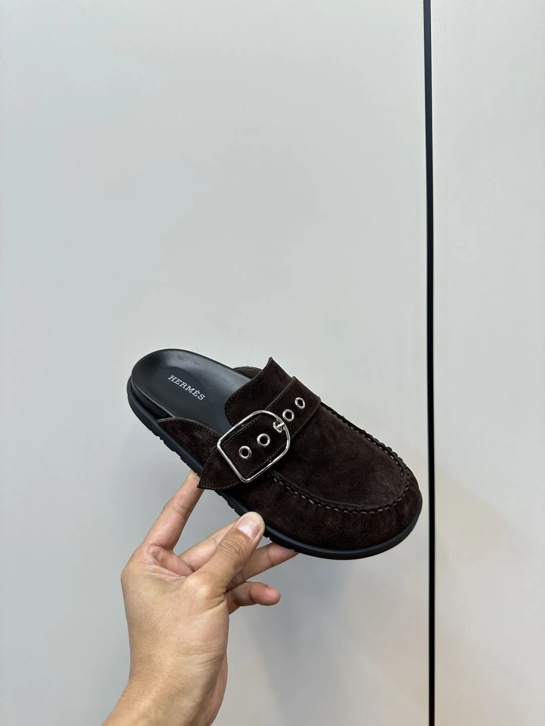 Cut-rate Hermes Slippers