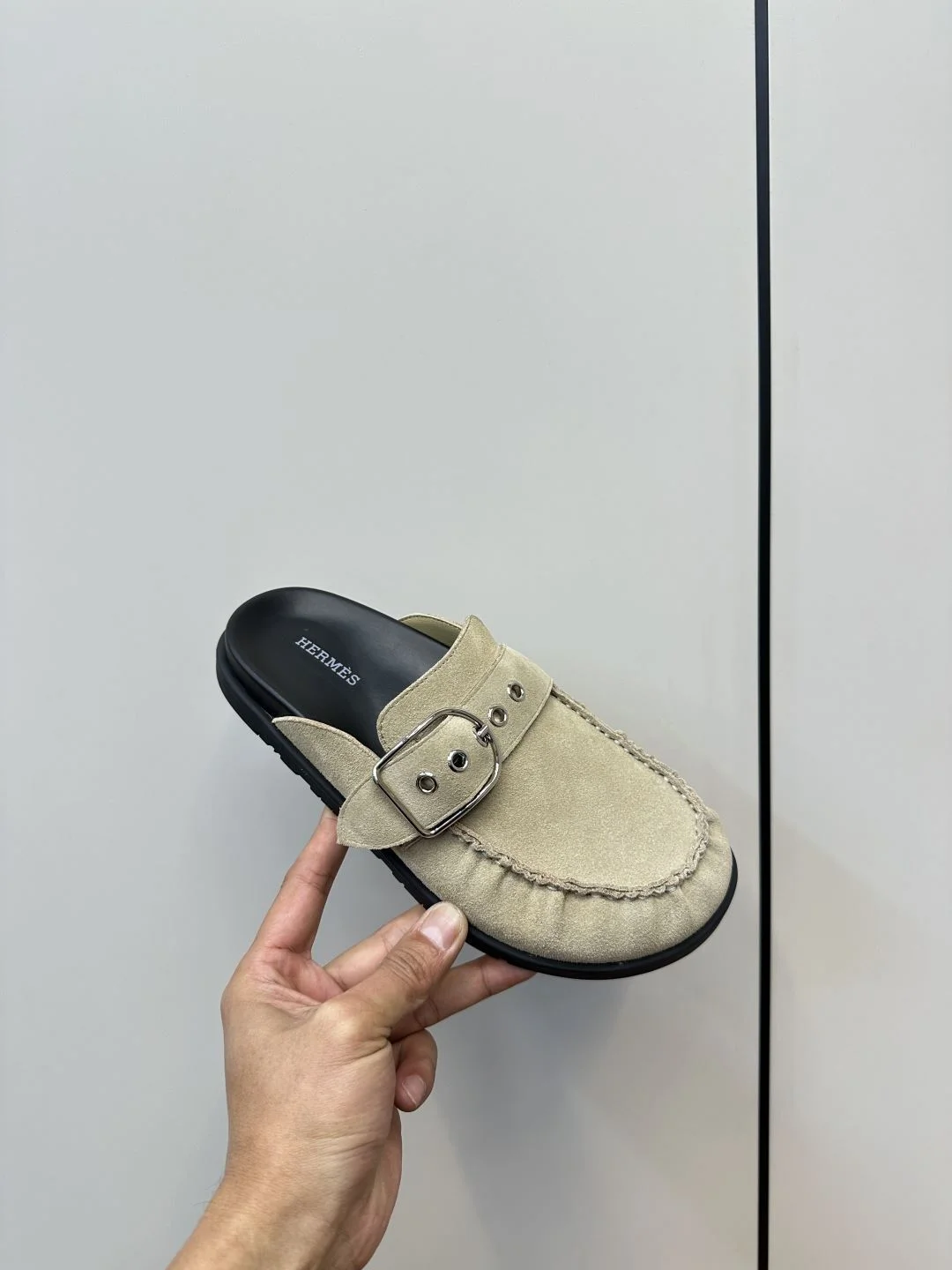 Inexpensive Hermes Slippers