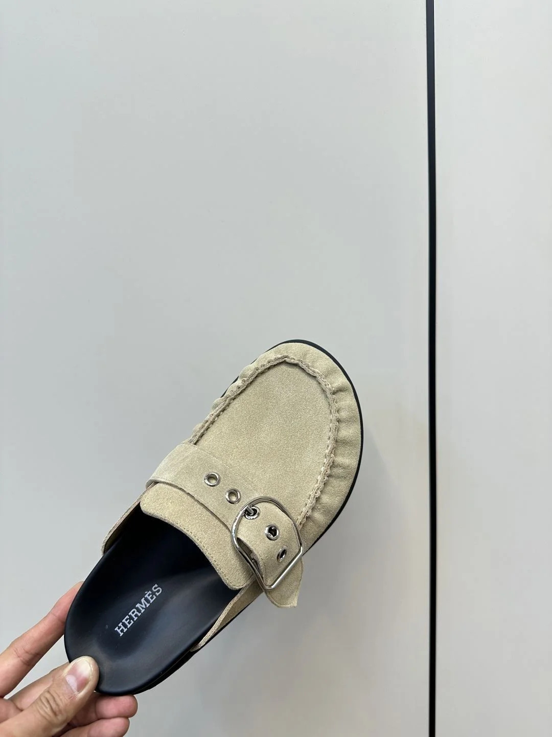 Inexpensive Hermes Slippers