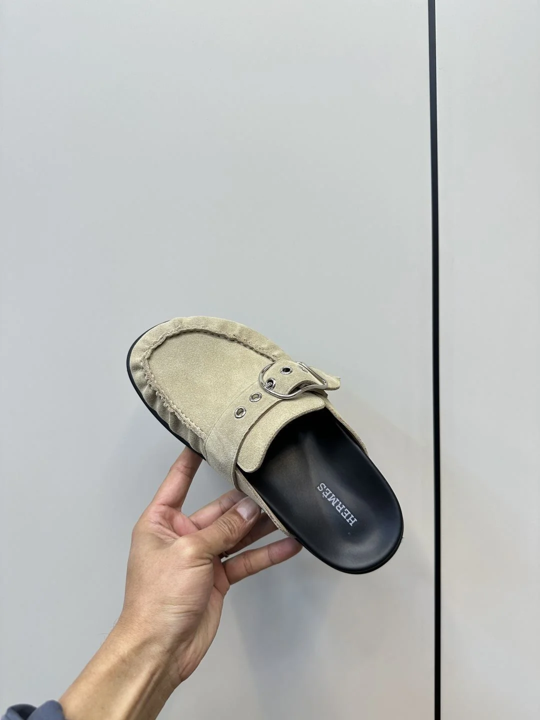 Inexpensive Hermes Slippers