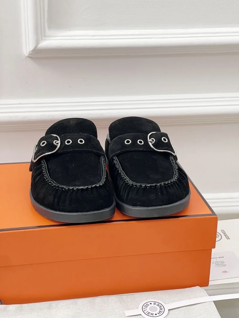 Low-cost Hermes Slippers