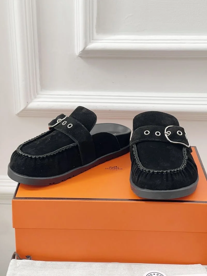 Low-cost Hermes Slippers