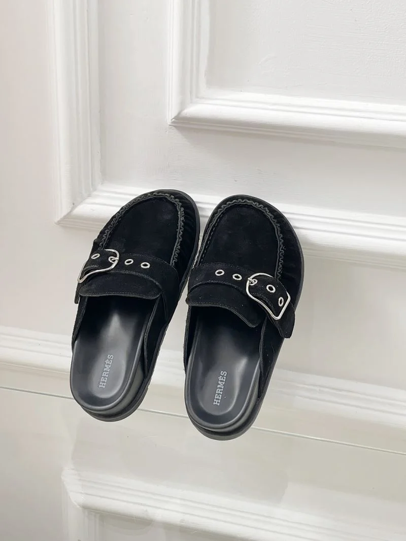 Low-cost Hermes Slippers