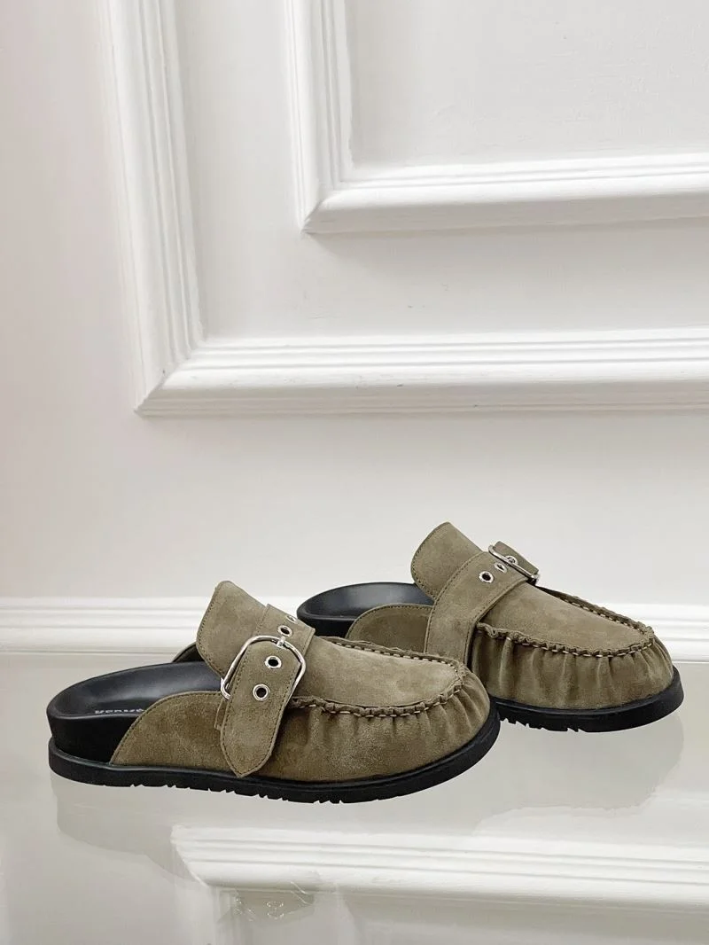 Value-priced Hermes Slippers