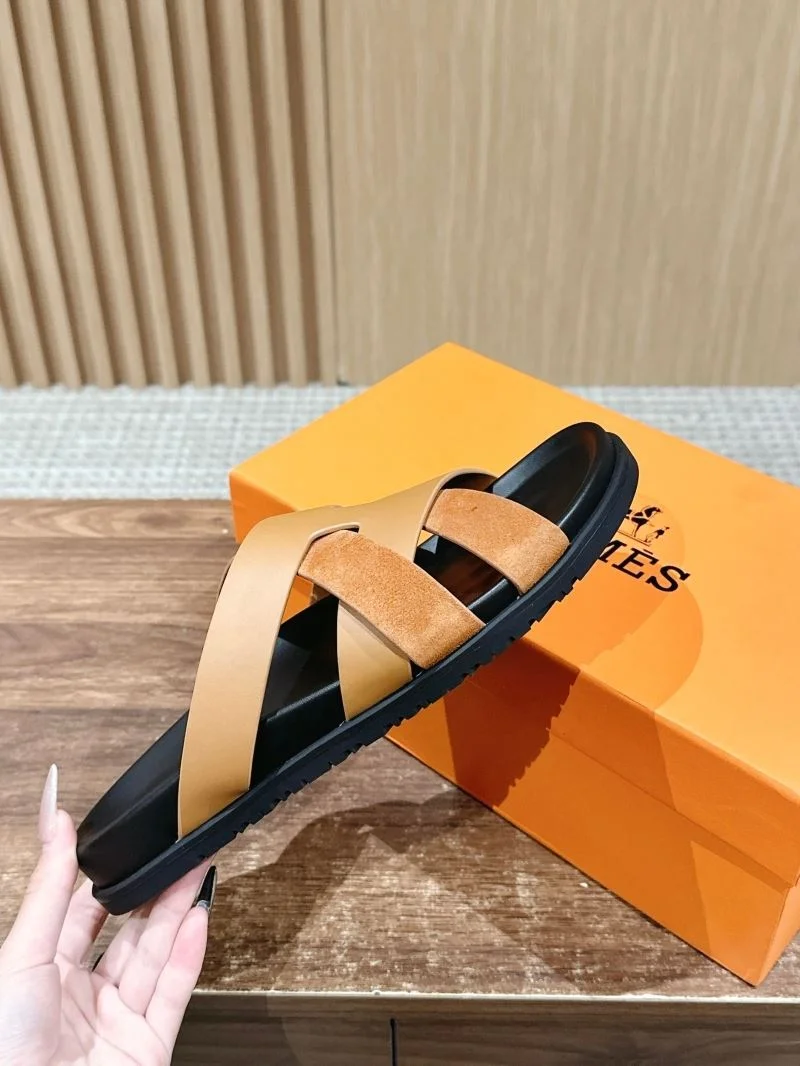 Low-cost Hermes Slippers