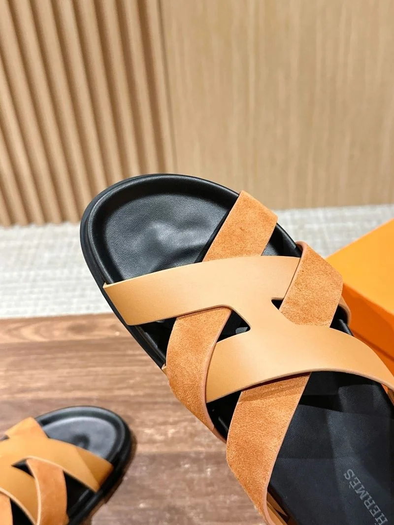 Low-cost Hermes Slippers