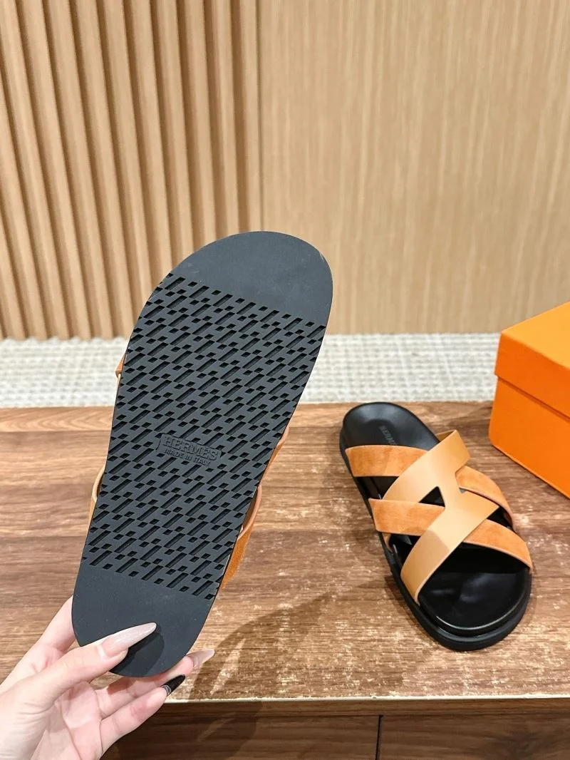 Low-cost Hermes Slippers