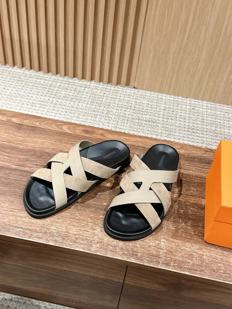 Low-cost Hermes Slippers