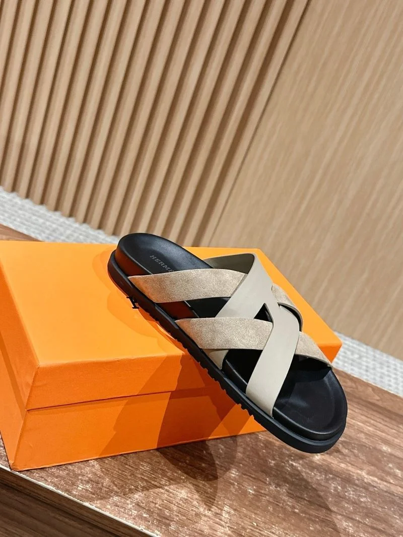 Low-cost Hermes Slippers