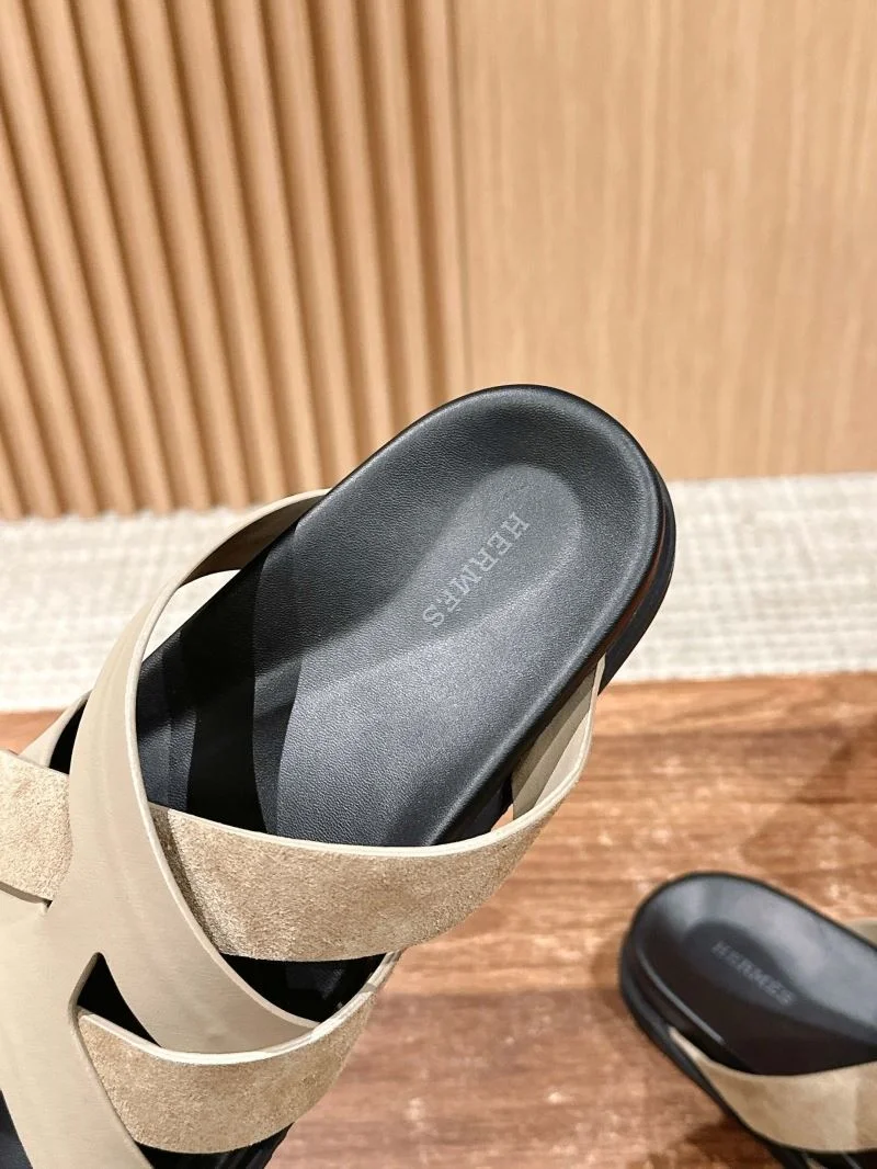 Low-cost Hermes Slippers