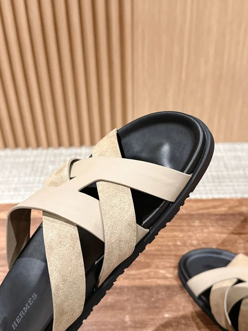 Low-cost Hermes Slippers