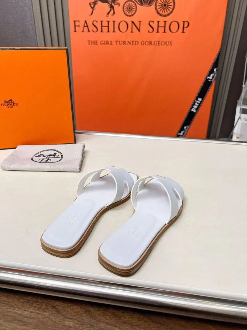 Value-priced Hermes Slippers