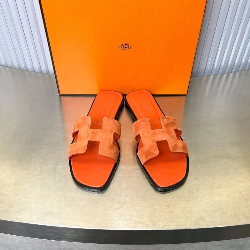 Low-cost Hermes Slippers