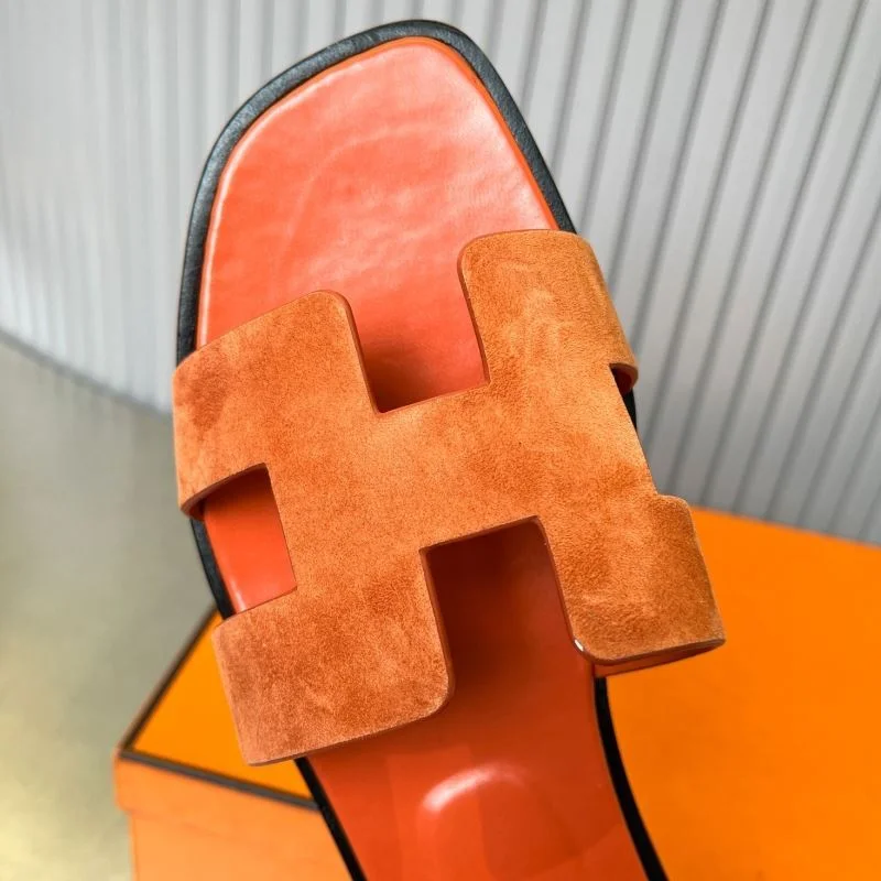 Low-cost Hermes Slippers