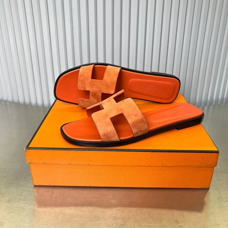 Low-cost Hermes Slippers