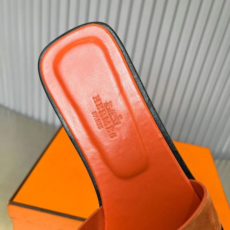 Low-cost Hermes Slippers