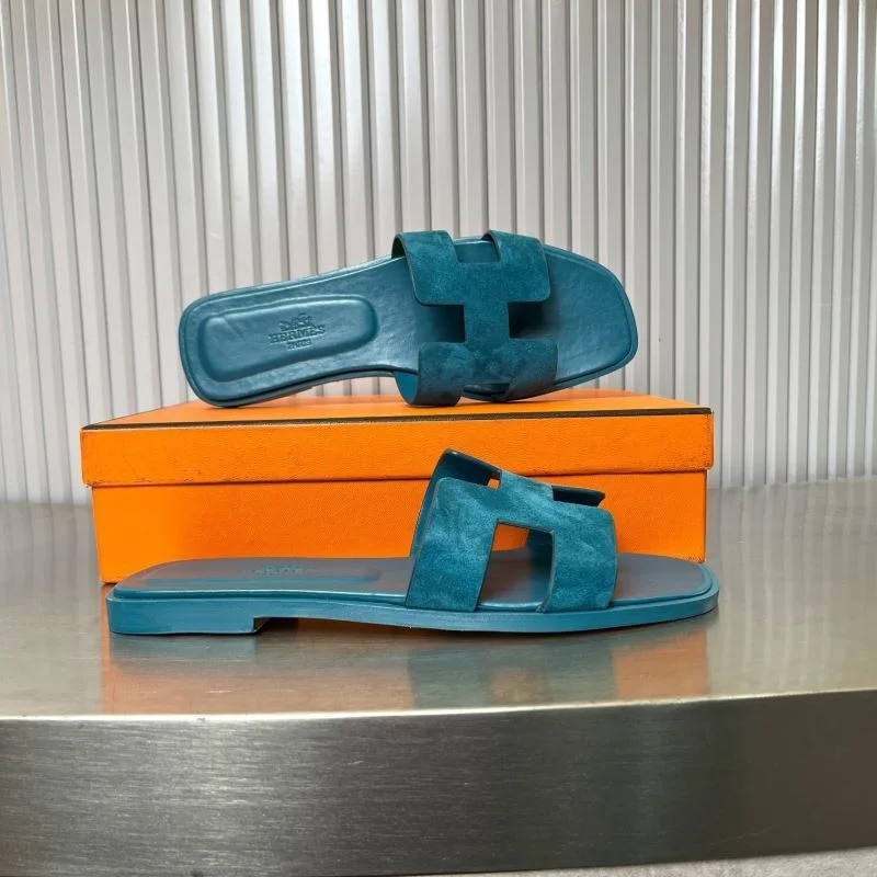 Low-cost Hermes Slippers