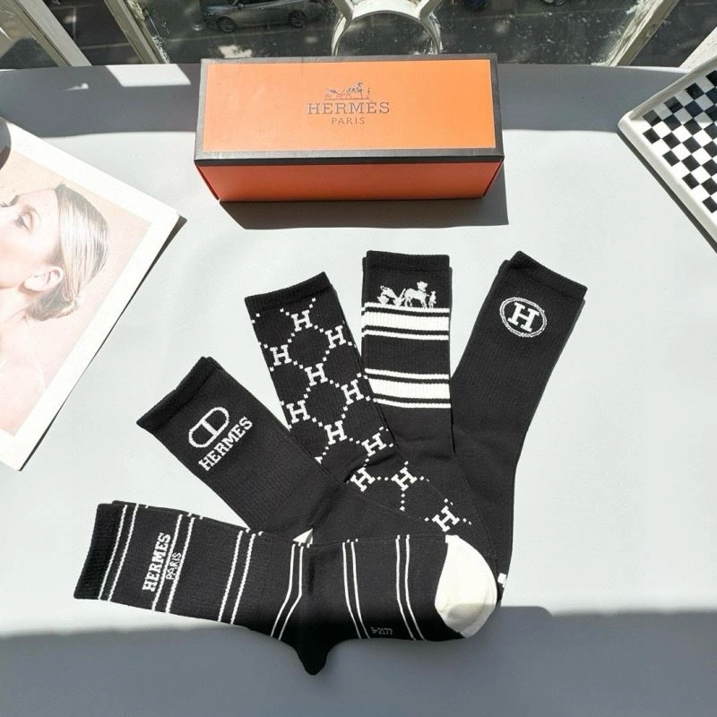 Low-cost Hermes Socks