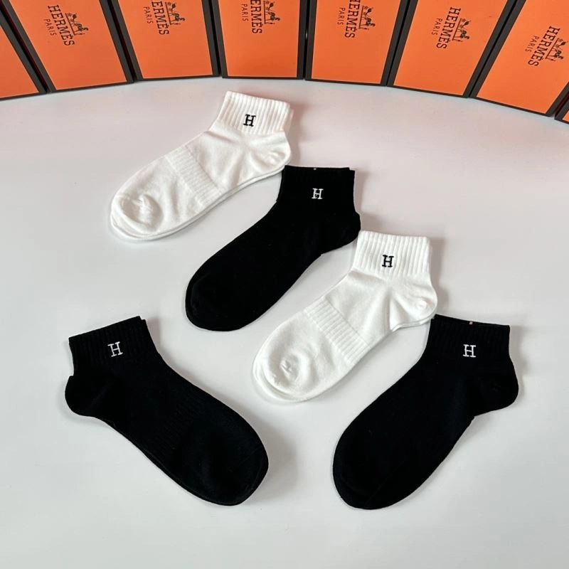 Low-cost Hermes Socks