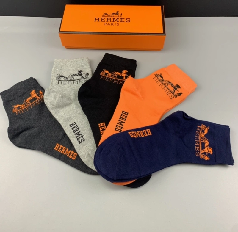 Low-cost Hermes Socks