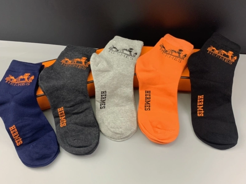 Low-cost Hermes Socks