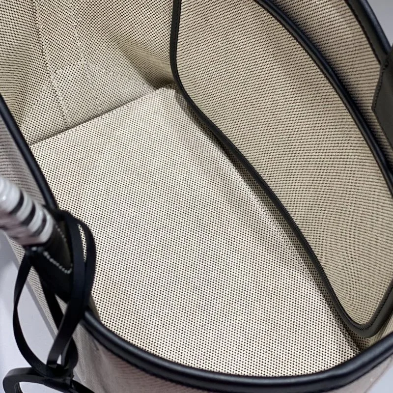 Exact replica Hermes Steeple Bags