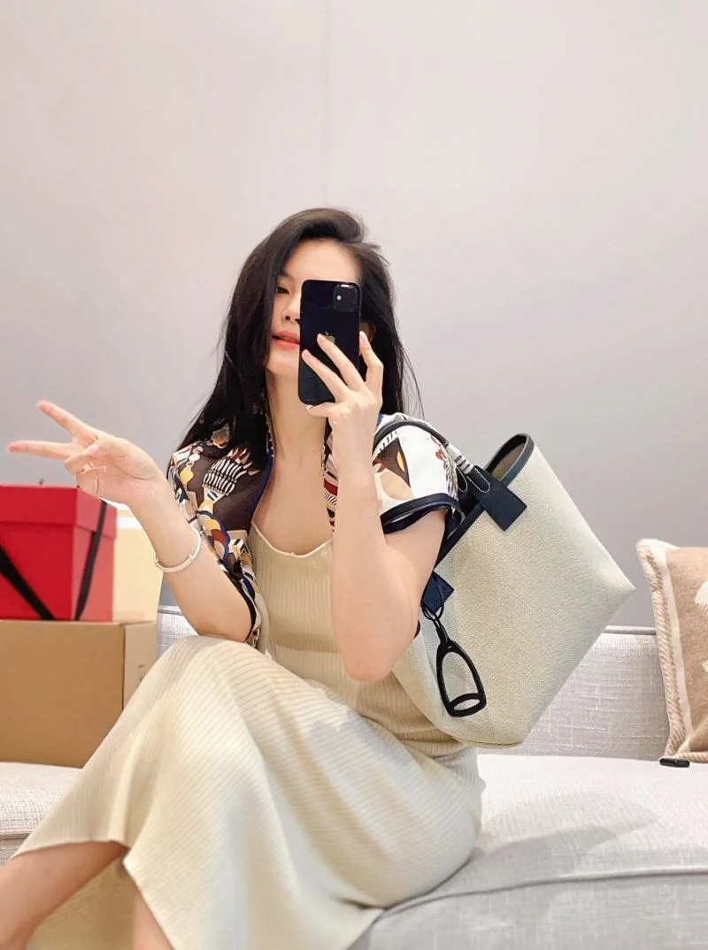 Exact replica Hermes Steeple Bags