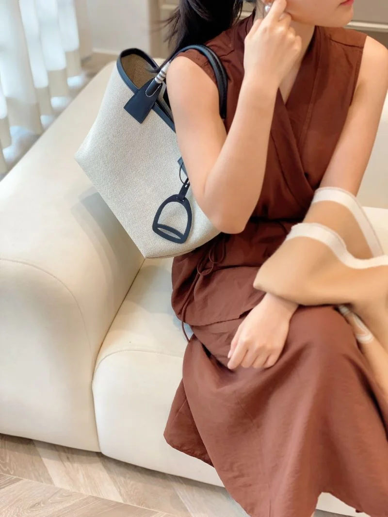 Exact replica Hermes Steeple Bags