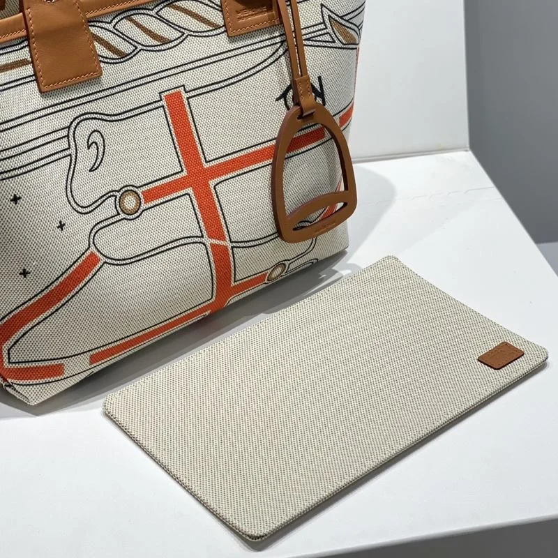 Accurate model Hermes Steeple Bags