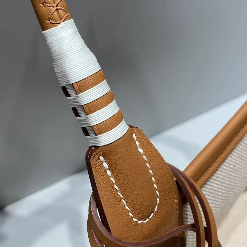 Accurate model Hermes Steeple Bags