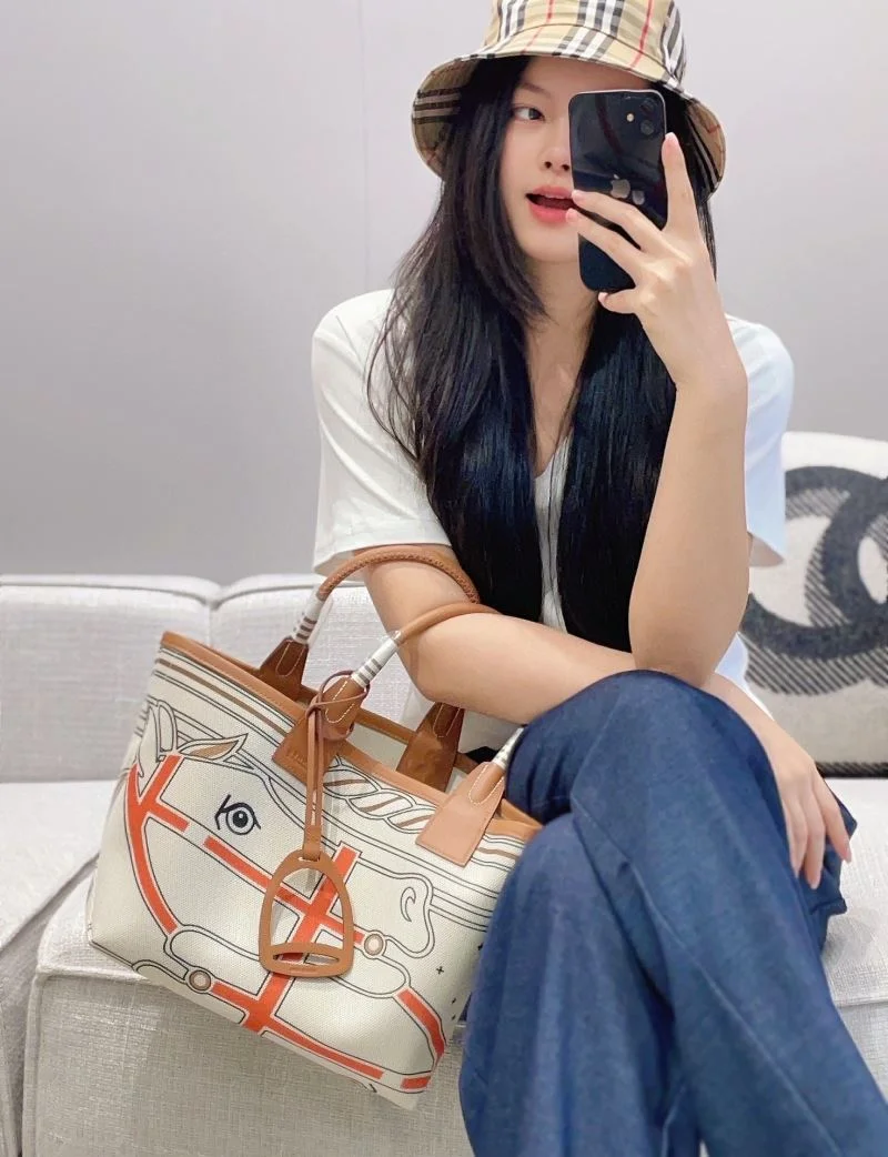 Accurate model Hermes Steeple Bags