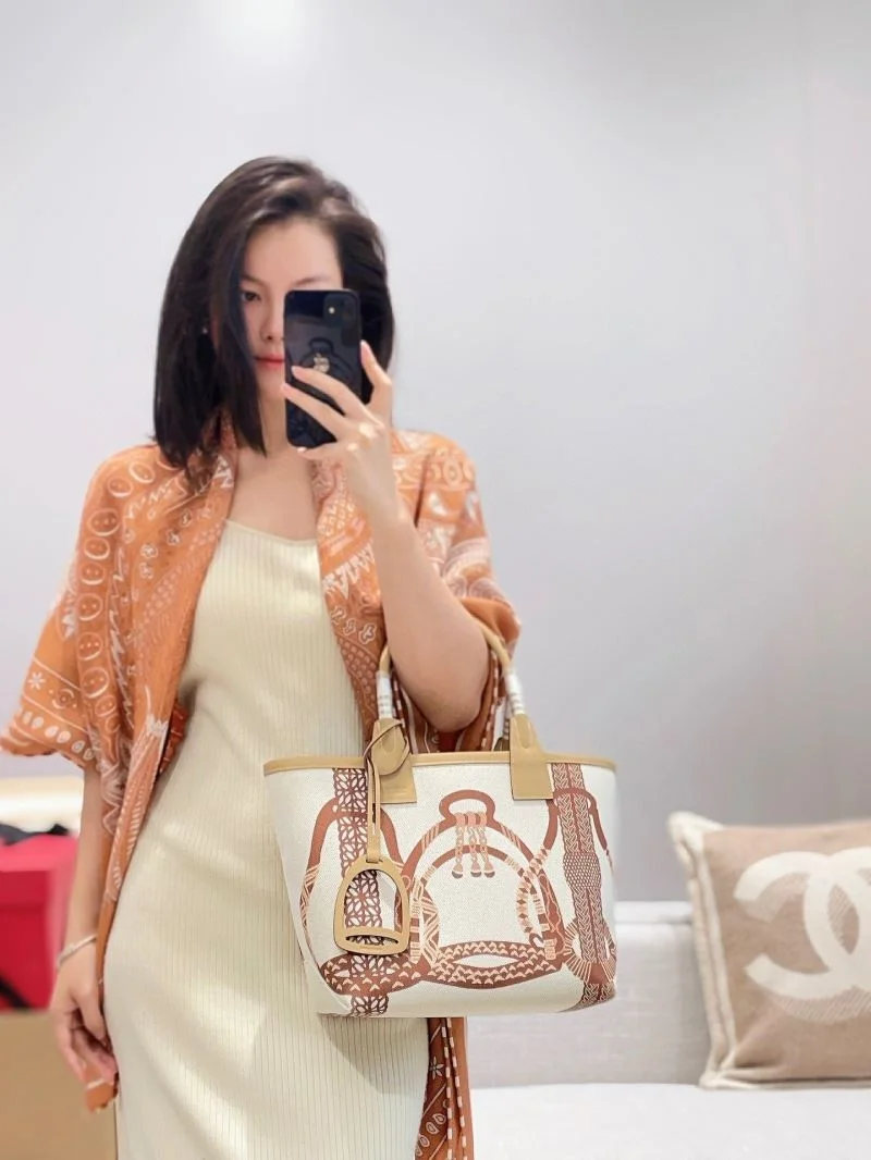 Exact replica Hermes Steeple Bags