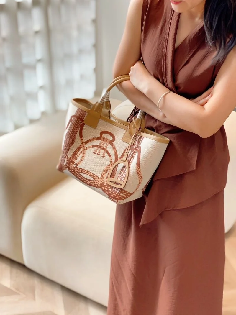 Exact replica Hermes Steeple Bags