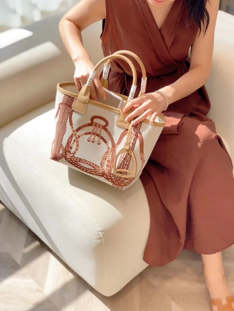 Exact replica Hermes Steeple Bags