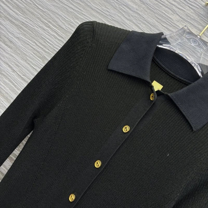 Indistinguishable Hermes Sweaters