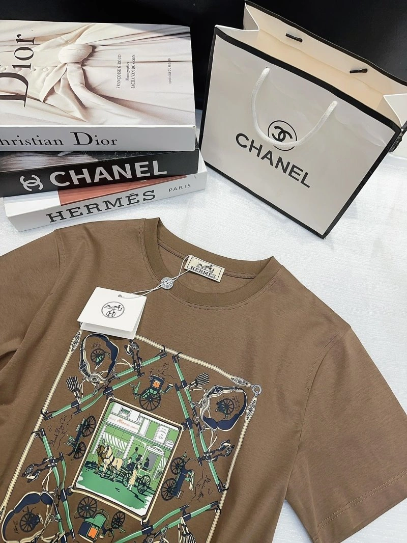 Accurate model Hermes T-Shirts