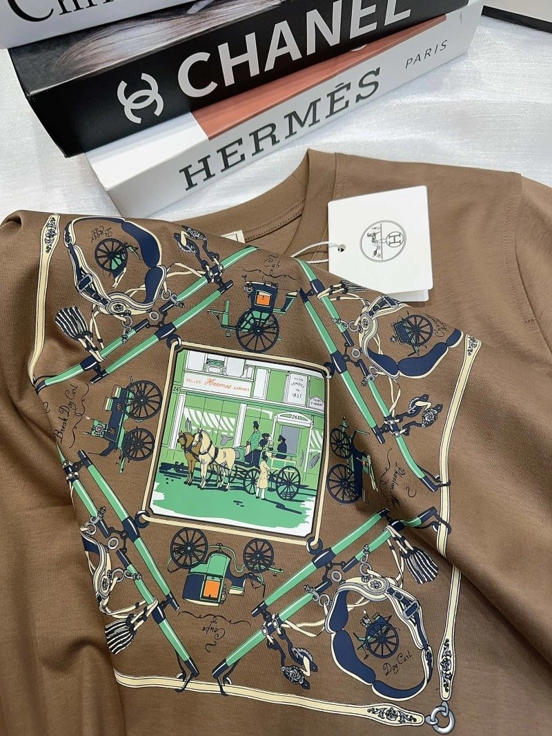 Accurate model Hermes T-Shirts