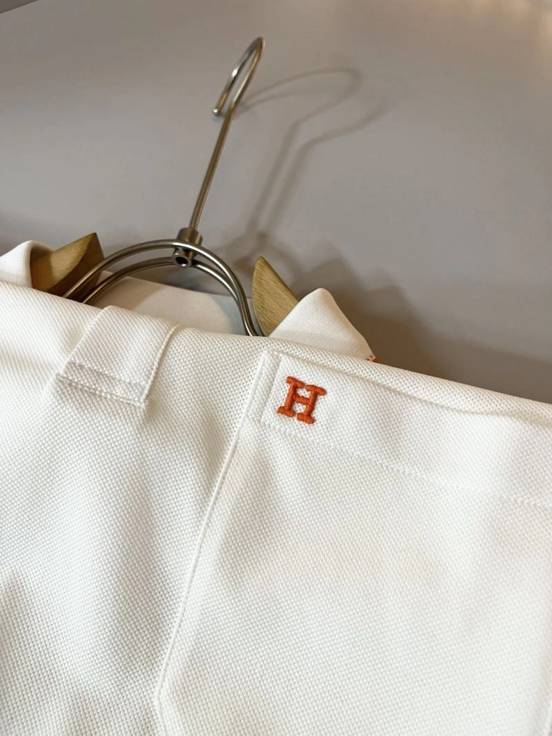 Accurate model Hermes T-Shirts