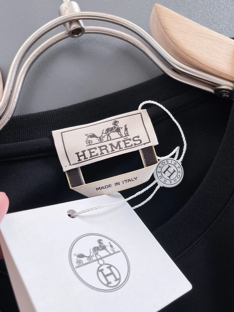 Accurate model Hermes T-Shirts