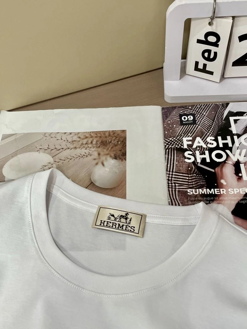 Indistinguishable Hermes T-Shirts