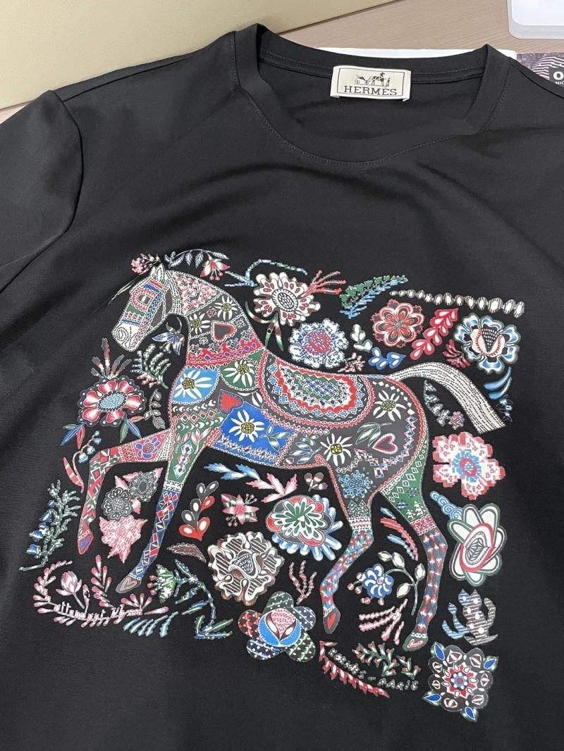 Accurate model Hermes T-Shirts