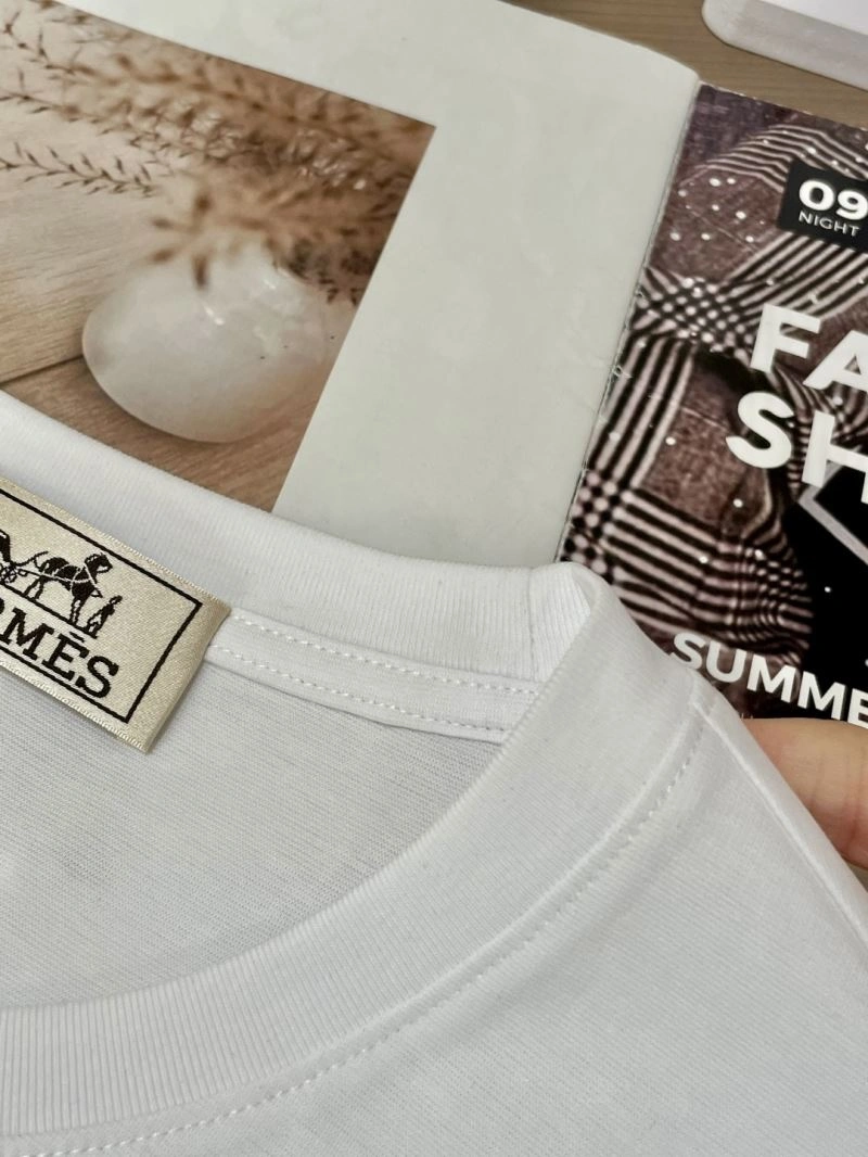 Accurate model Hermes T-Shirts